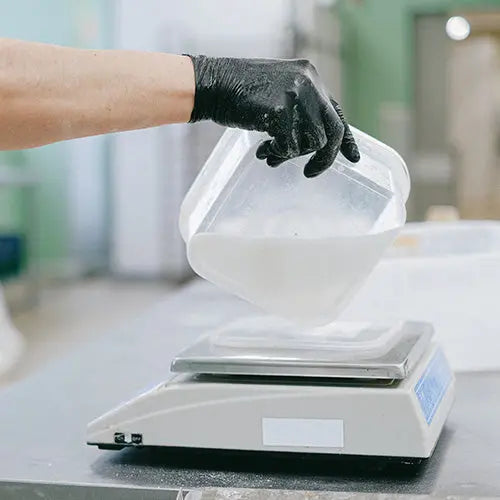 Small Equipment – Practical Accessories for Shops and Kitchens